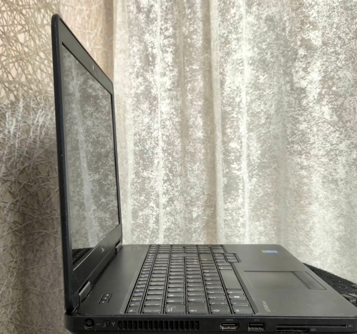 2800 Lei ,Gaming Dell E5540 (Intel i5-4200U,RAM 16Gb, SSD 256GB,NVIDIA ...