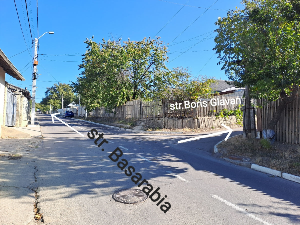 Vindem un lot pentru construcție în centrul or. Ialoveni strada. B.Glavan. 49 000 euro.