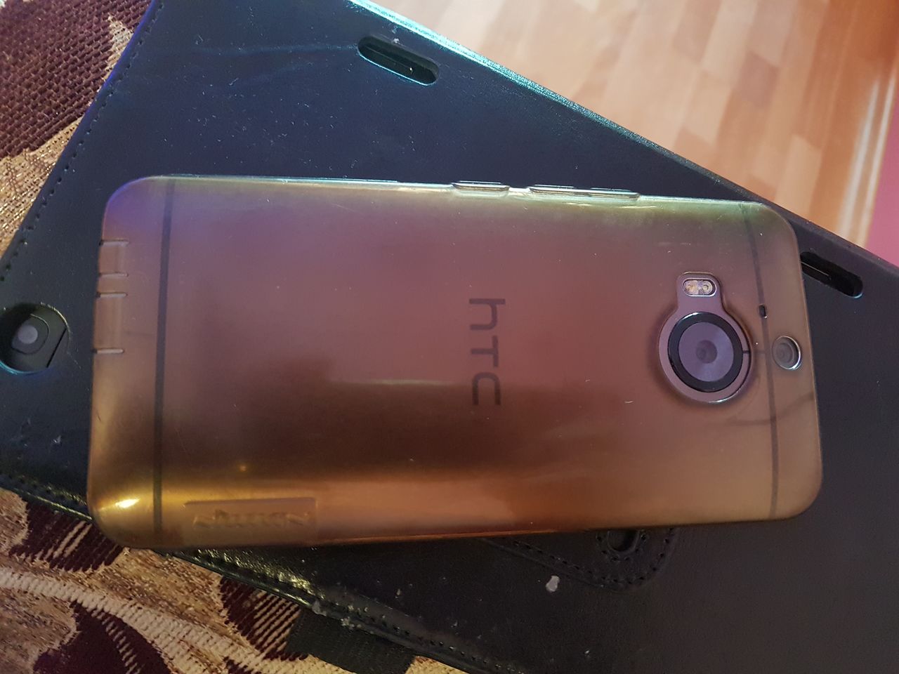 Продам HTC One M9 Plus