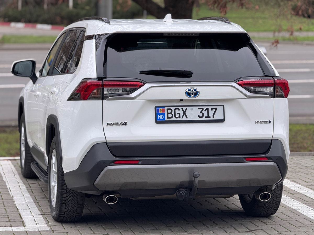 Toyota Rav 4 2020 г. с пробегом 81000 км, Гибрид, 26900