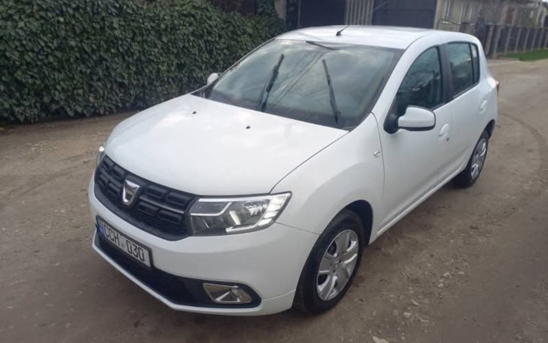 Dacia Sandero an. 2017 cu rulaj 317000 km, Benzină, 4600
