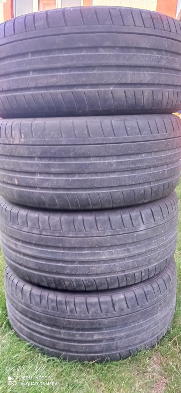 Schimb Anvelope în stare foarte Bună.