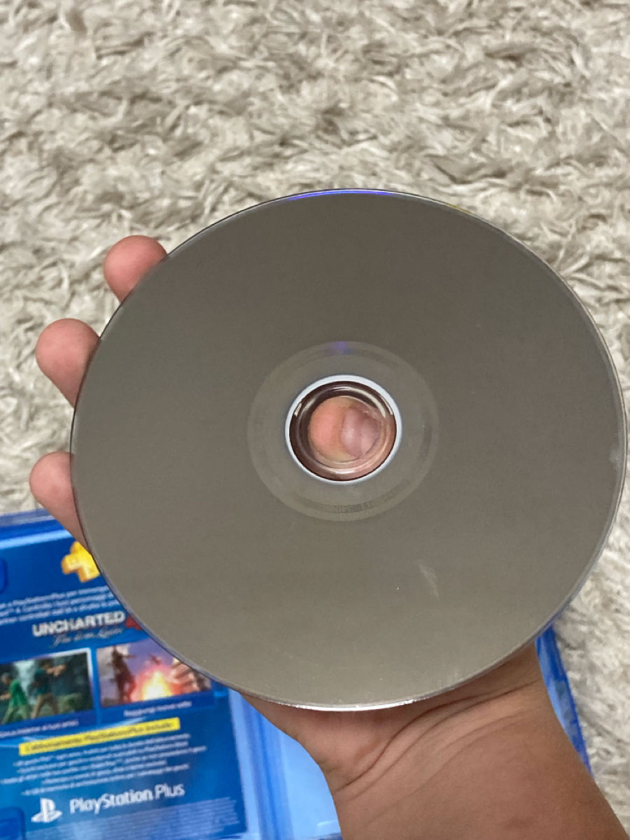 Vănd/schimb-Uncharted 4! PS4