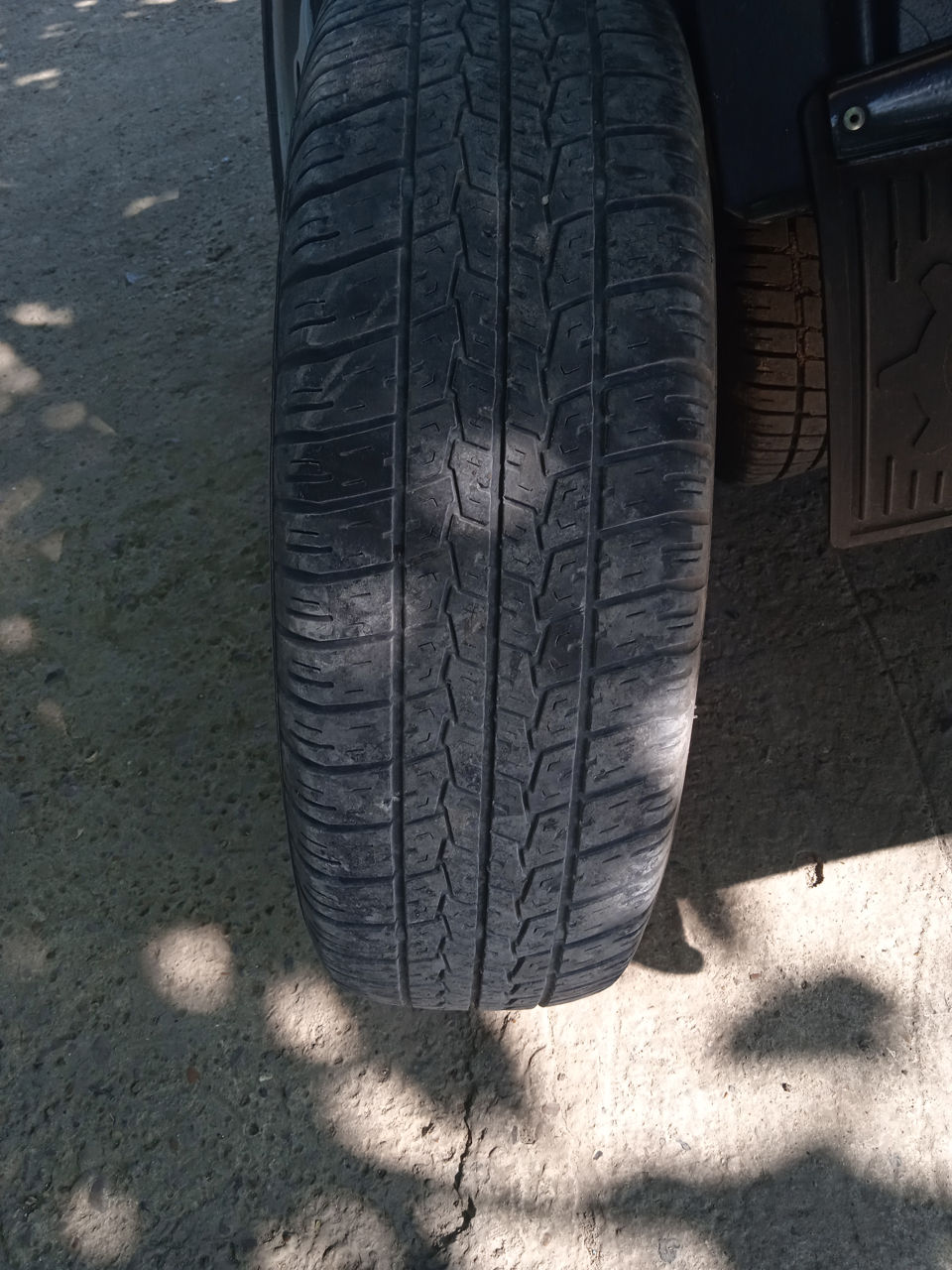 Vind 2 anvelope 4 la 100