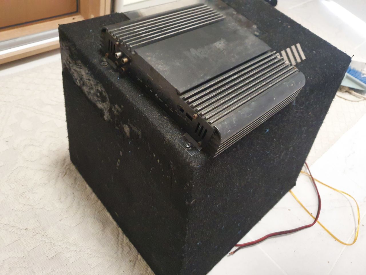 Alpine Subwoofer 800w +statie