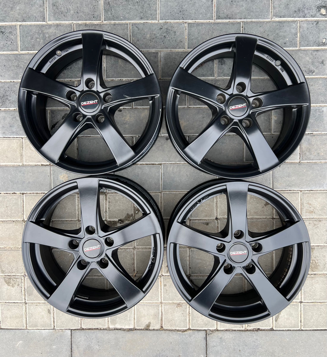 Set Jante R16 5/114.3 Dezent Germany