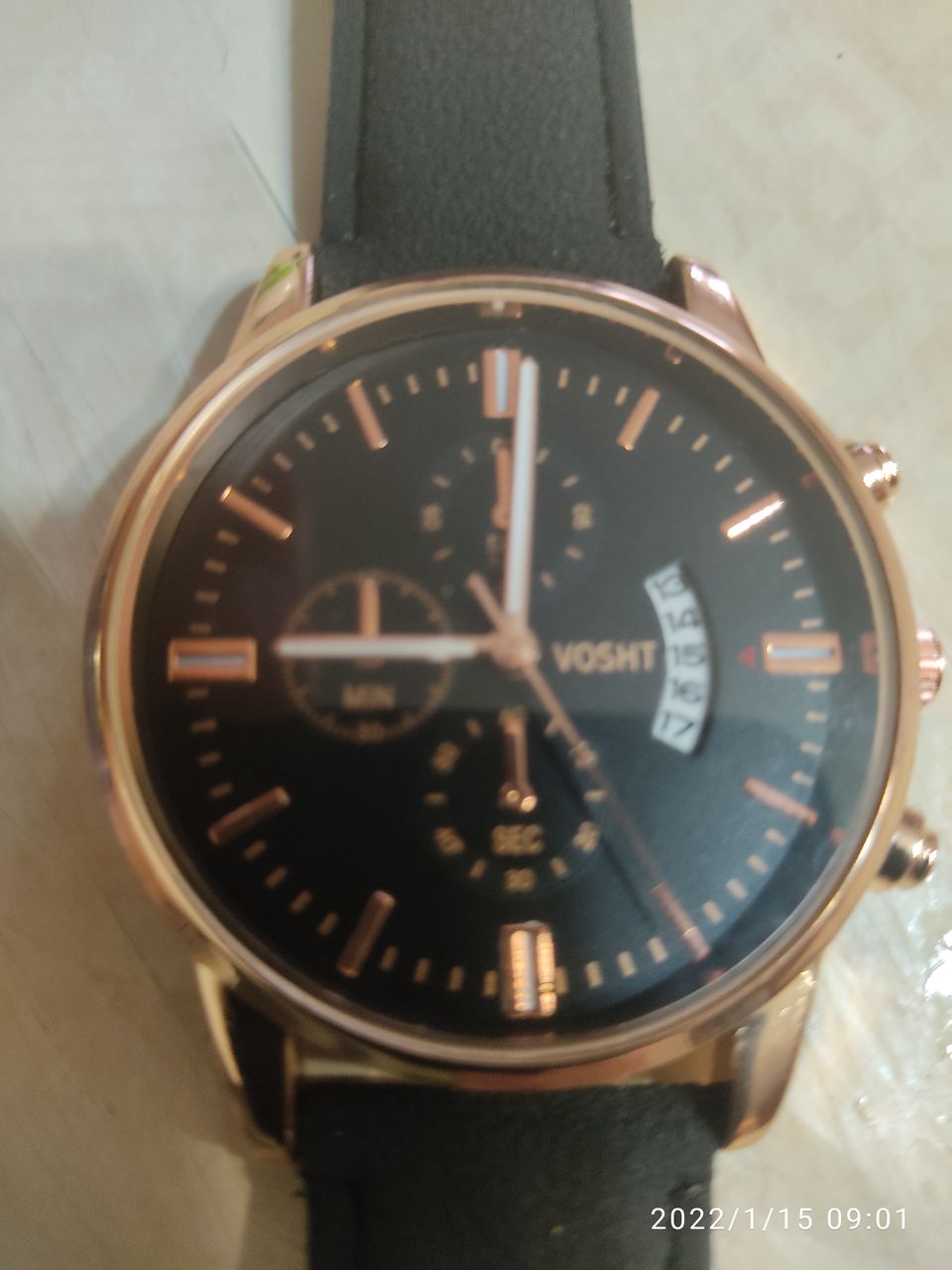 Продаётся новые кварцевые часы Vosht с календарём. Заводская гарантия.