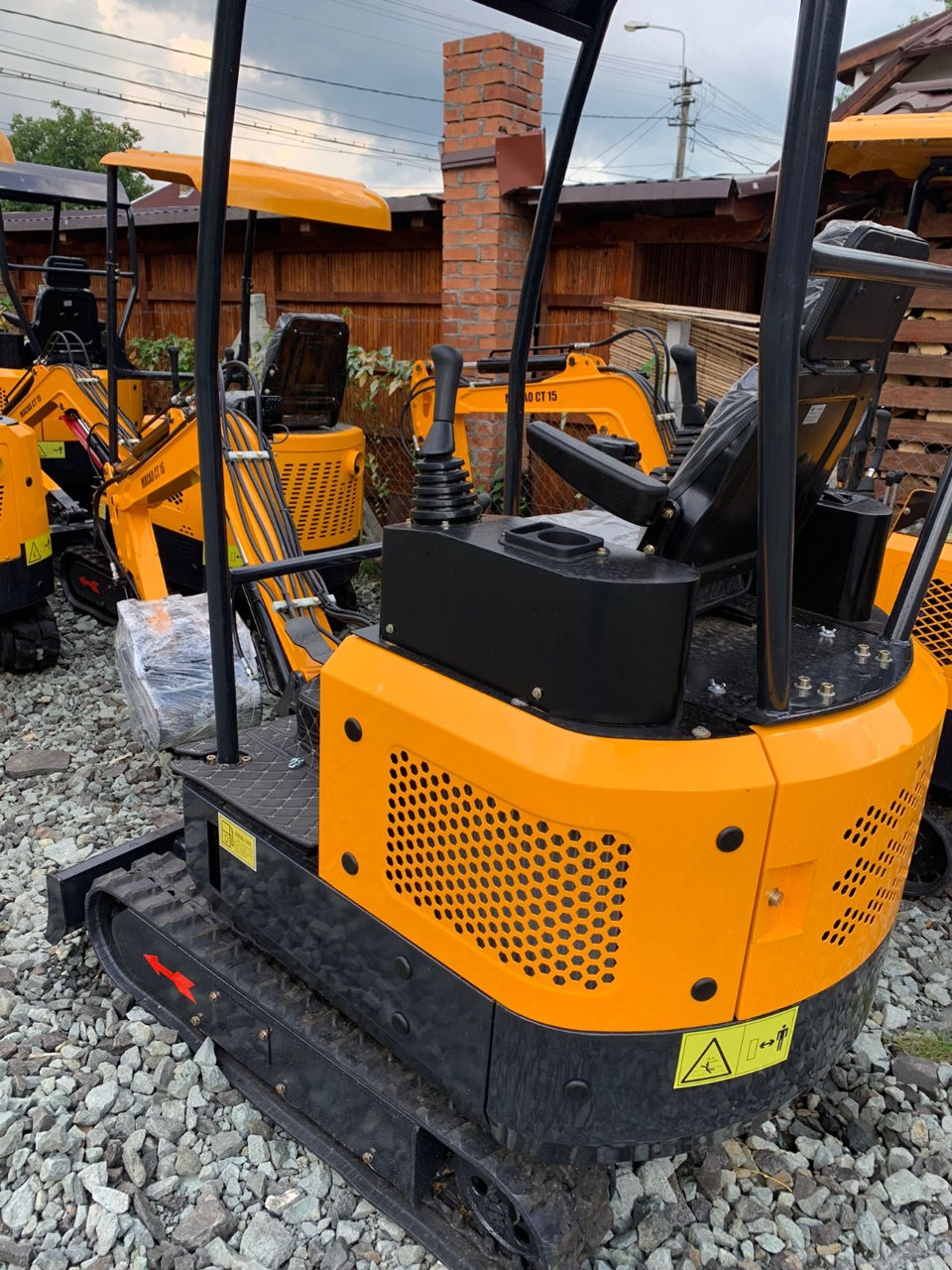 Mini excavator Macao ct16 credit fără prima rată