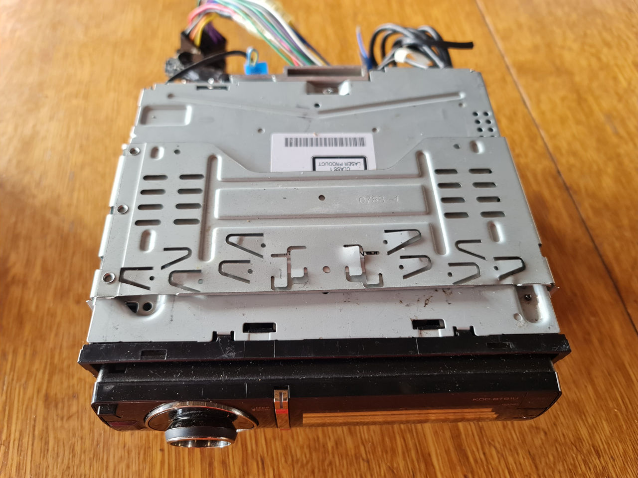 Alpine cde-133bt и Kenwood kdc-bt61u