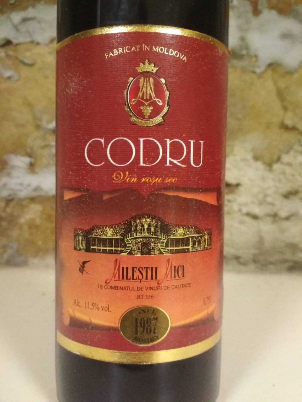Вино коллекционное Кодру 1987 года