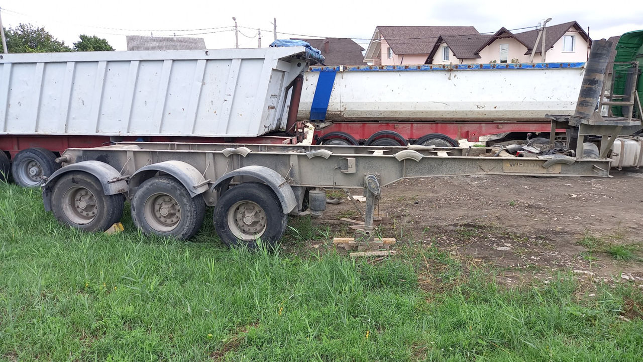 Semiremorca basculanta