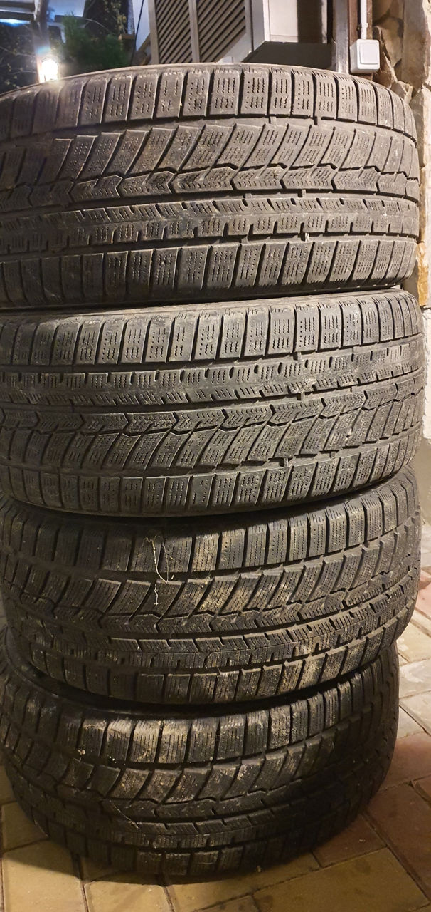 Austone 2020 235/45 R18
