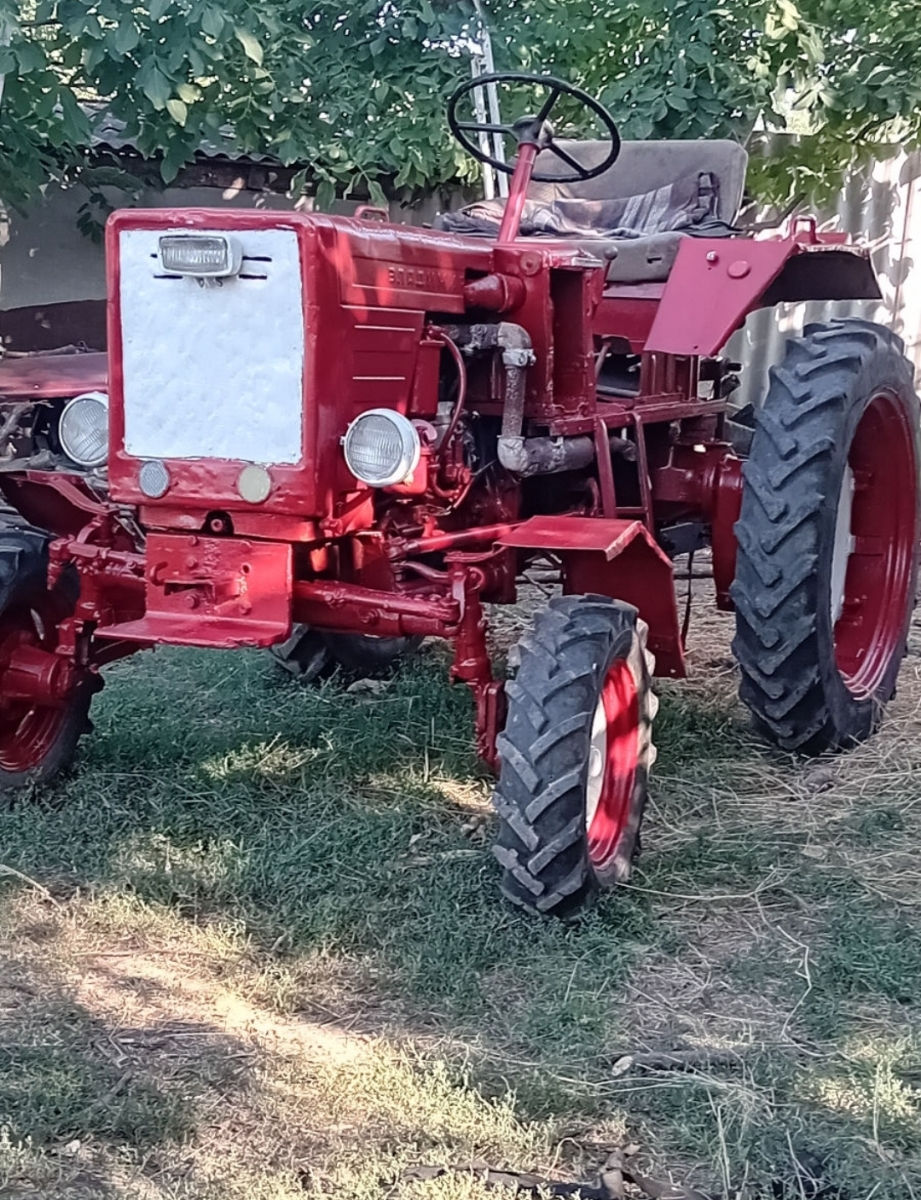 Tractor T-25