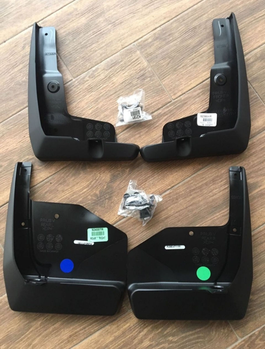 Новые брызговики Toyota prius v prius