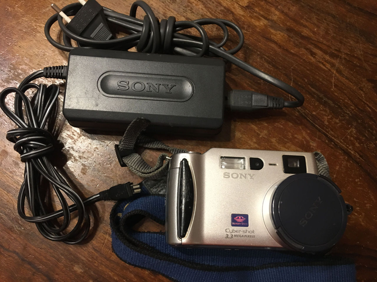 Sony Cyber Shot DSC-S70