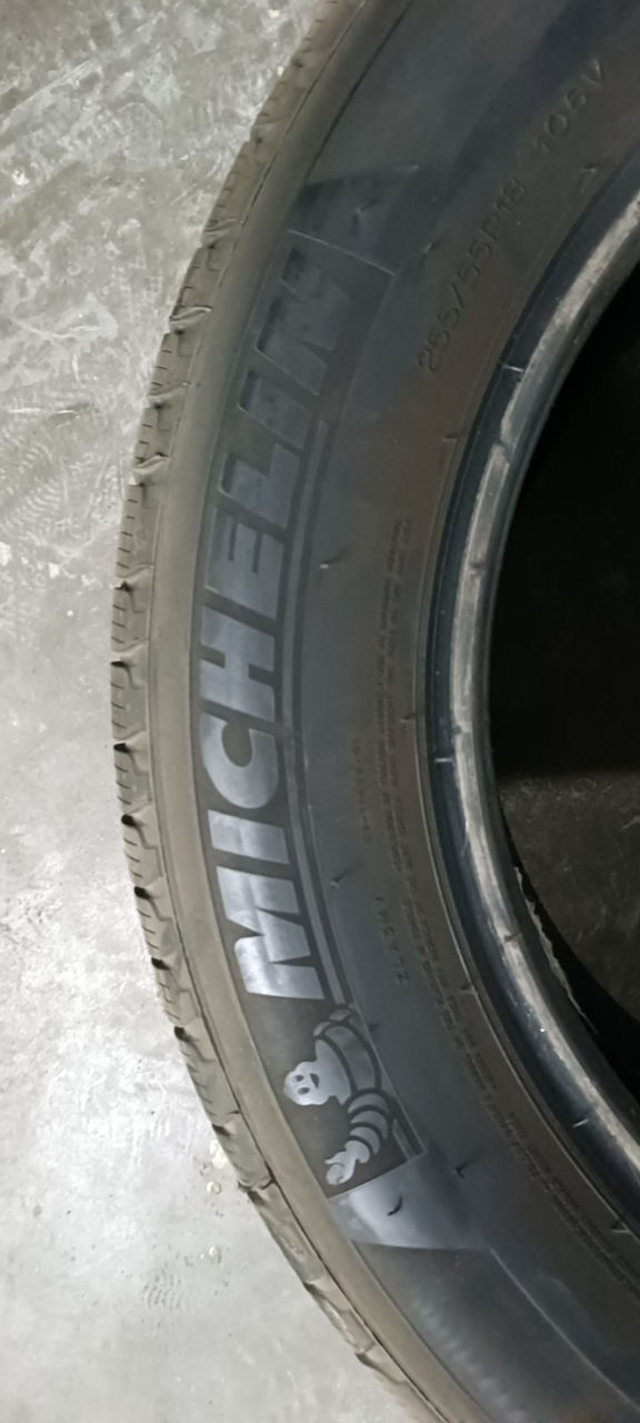255/55R18