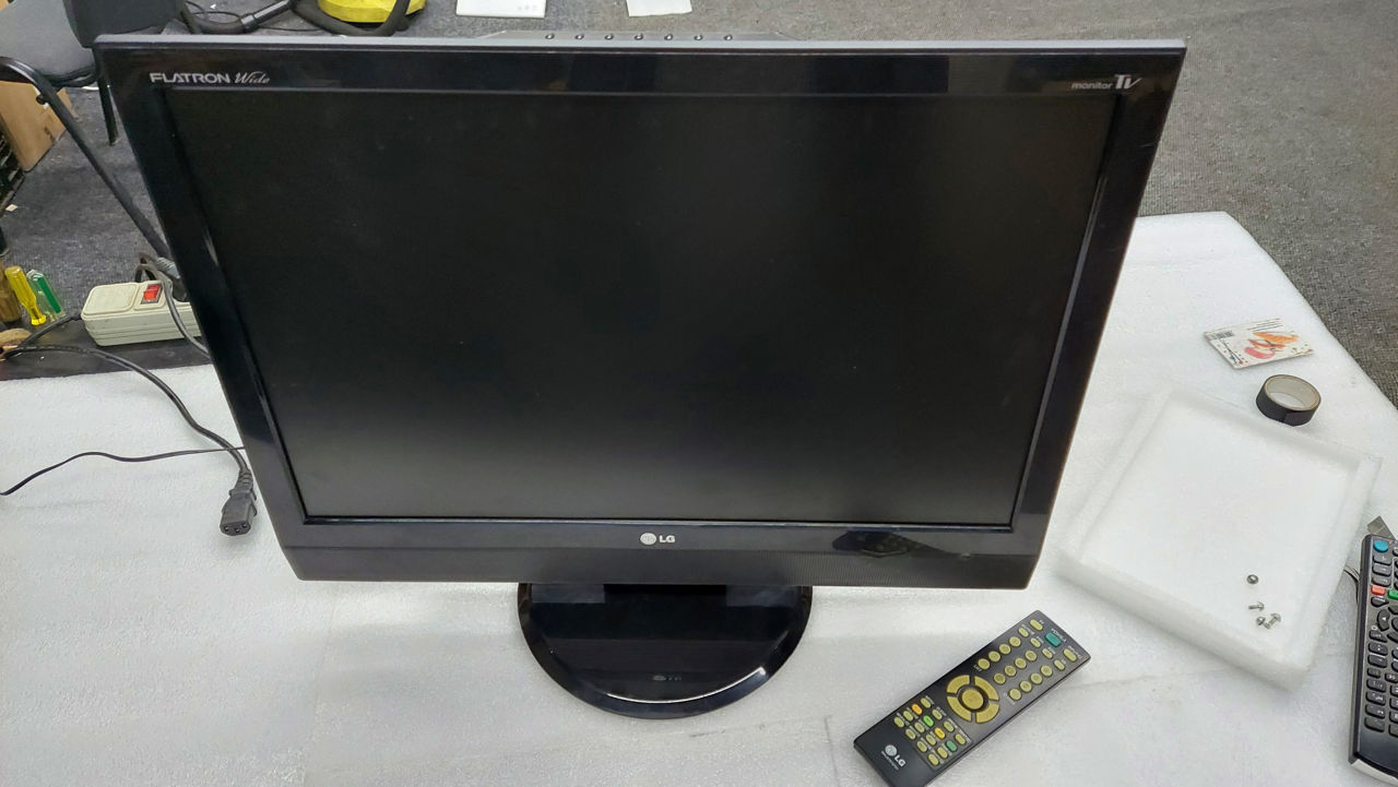 LG Flatron M228WA TV-Monitor