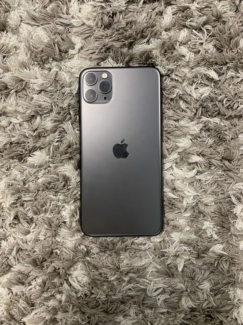 Vând iPhone 11 Pro Max space grey stare 10/10