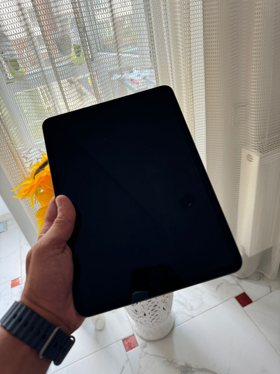 Apple IPad Pro 11 (2gen) Space Grey 128GB GPS+Wi-Fi 449€ in Stock!!!
