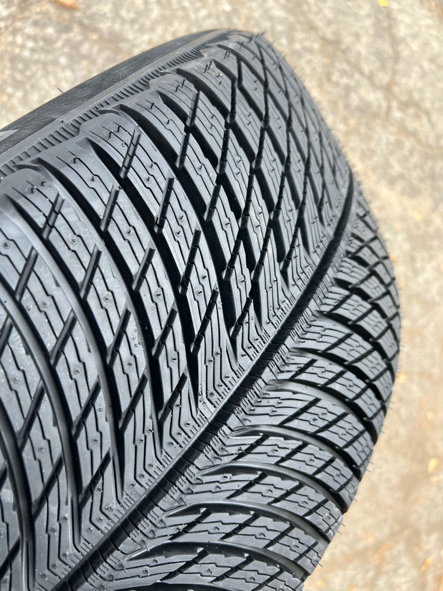 275/45 R21 / 315/40 R21 Michelin Pilot Alpin 5 Suv