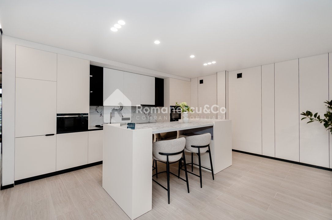 Casă hi-tech cu piscină în Colonita–confort, stil și eleganță în ...