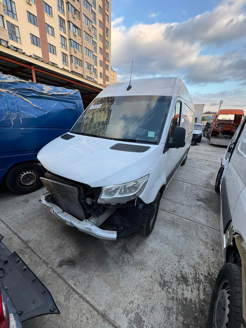 Запчасти разборка Mercedes 910 2023