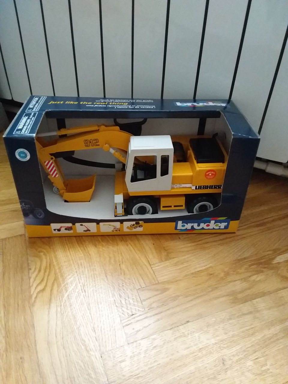 Excavator bruder, 450 lei