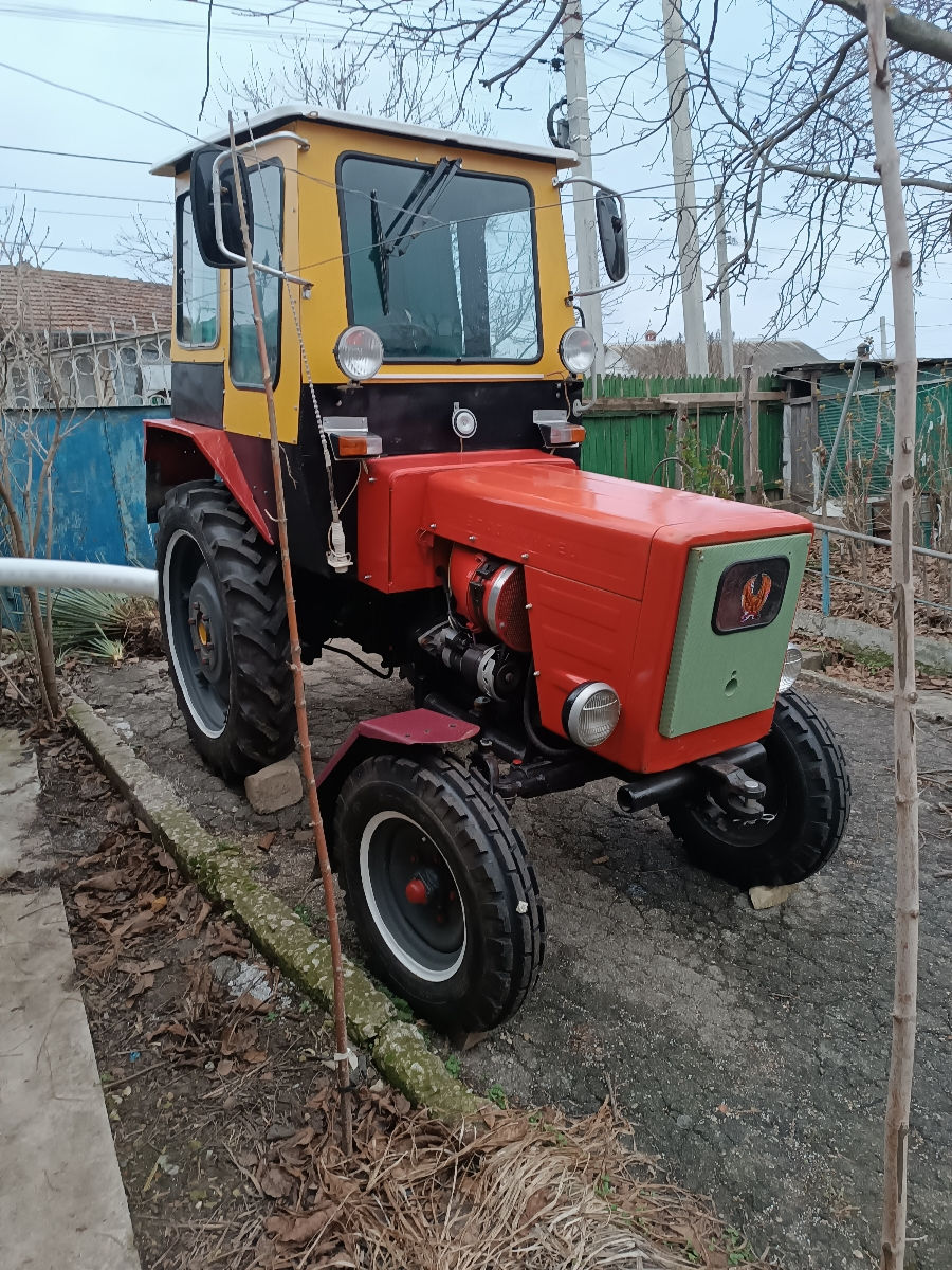 Tractor T - 25
