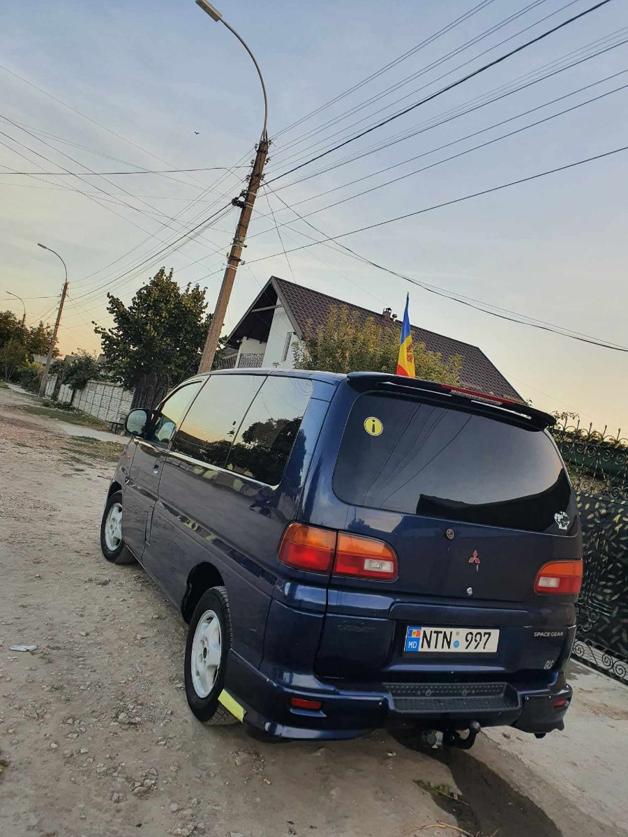 Mitsubishi L400