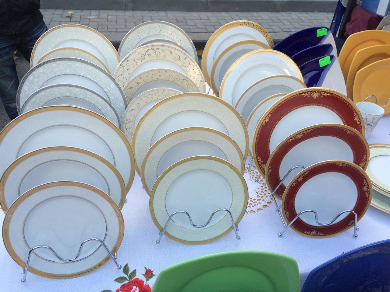 Vesela din Ceramica,Portelan, Sticla. Seturi de Masa la 6-12 Persoane ...