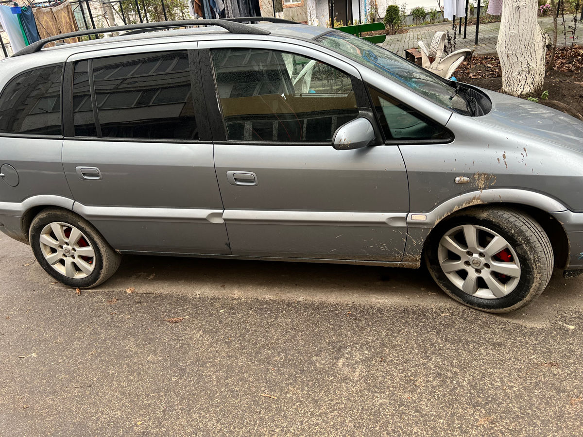Opel Zafira an. 2005 cu rulaj 3080000 km, Gaz / Benzină (propan), 2200