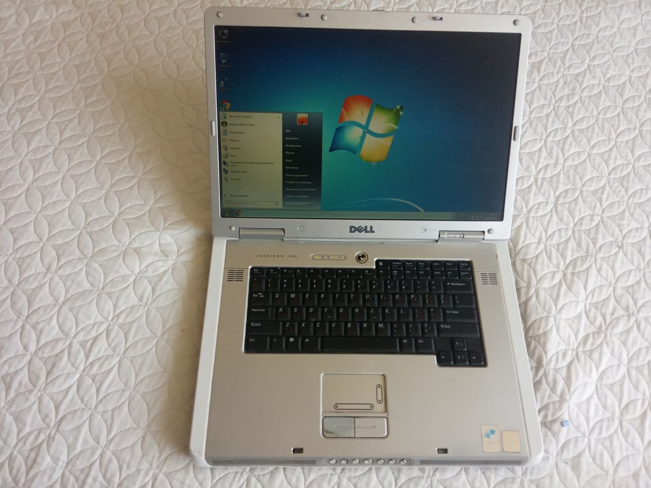 Dell E9300 cu ecran de 17". Doar 1200 lei