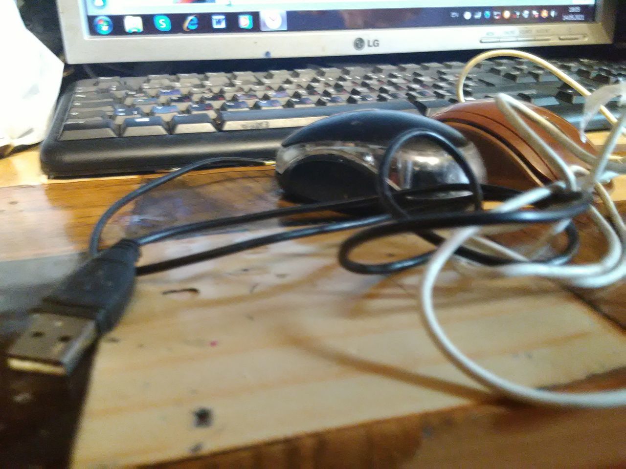 Мышки оптические разные.