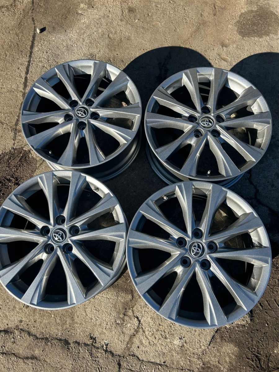 R18 Toyota Rav4 5x114,3 originale Stare nouă