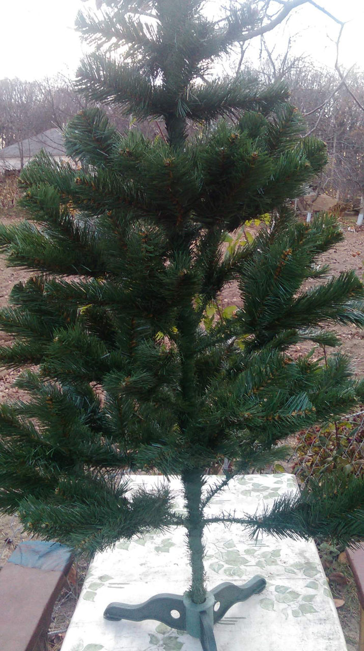 Se vinde brad artificial