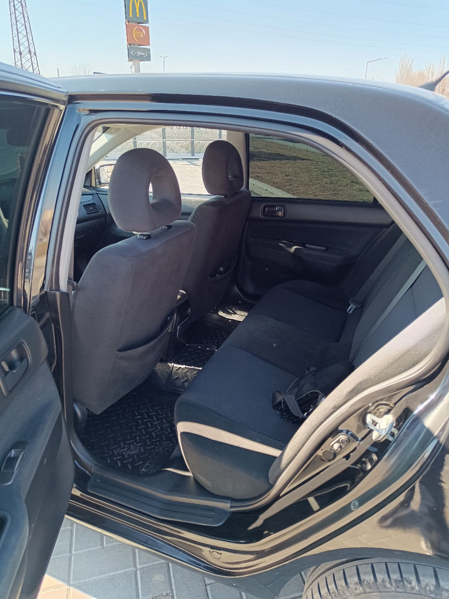 Mitsubishi Lancer an. 2009 cu rulaj 220000 km, Benzină, 4200