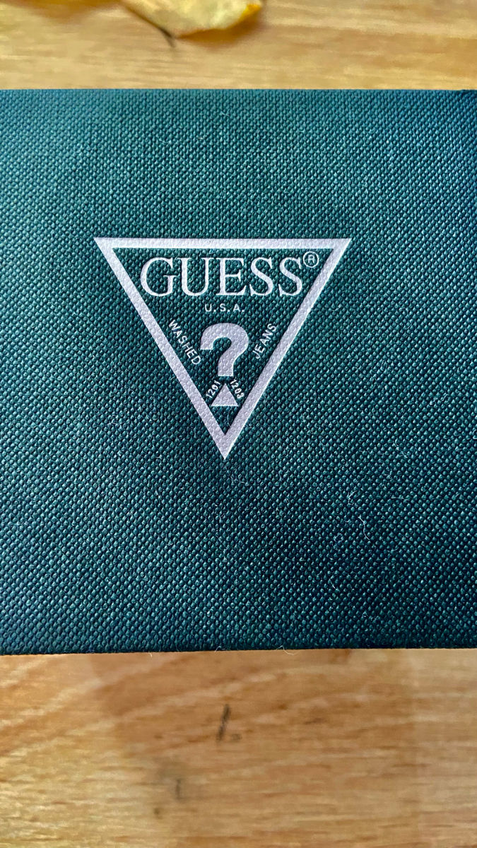 Продам часы Guess оригинальные