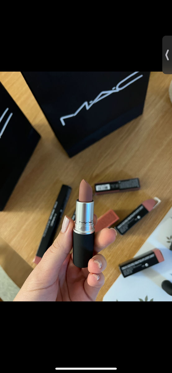Produse de la MAC