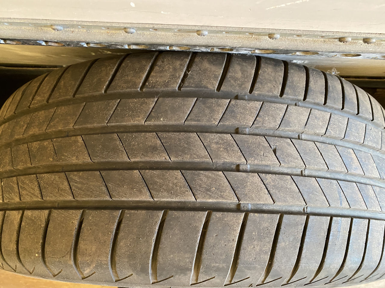 Tyres Ford Kuga 235/55/R17