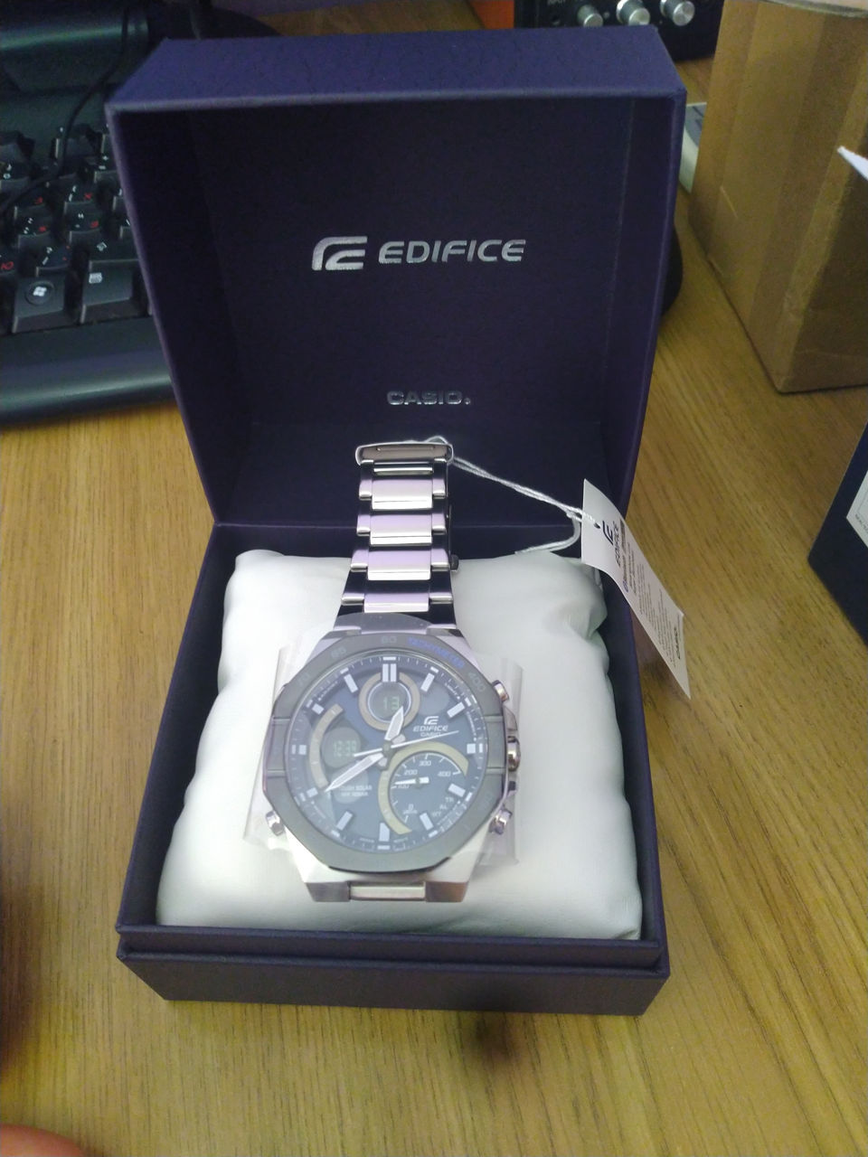 Casio Edifice ECB-950DB-2A. Original. Baterie solara. Conexiune Bluetooth. Nou. In cutie.