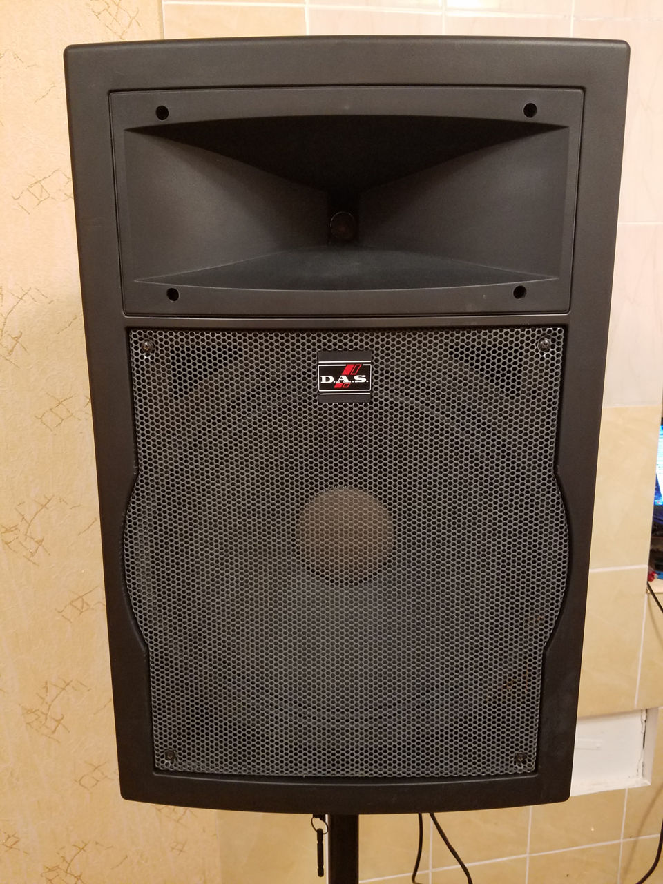 Продам Активную колонку DAS DR-15A
