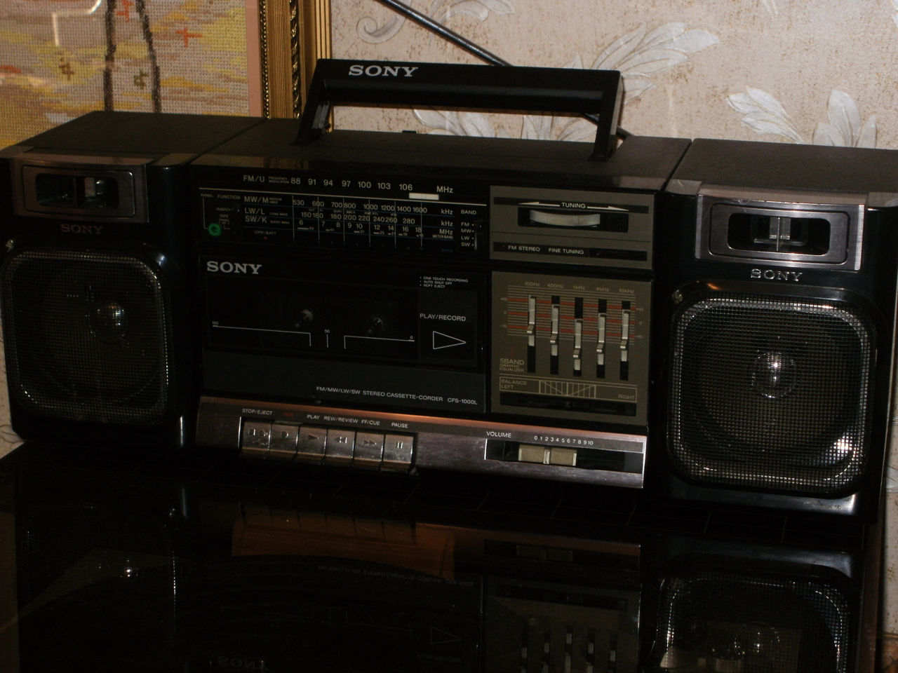 Sharp QT 70, Sharp GF 780, Sony.