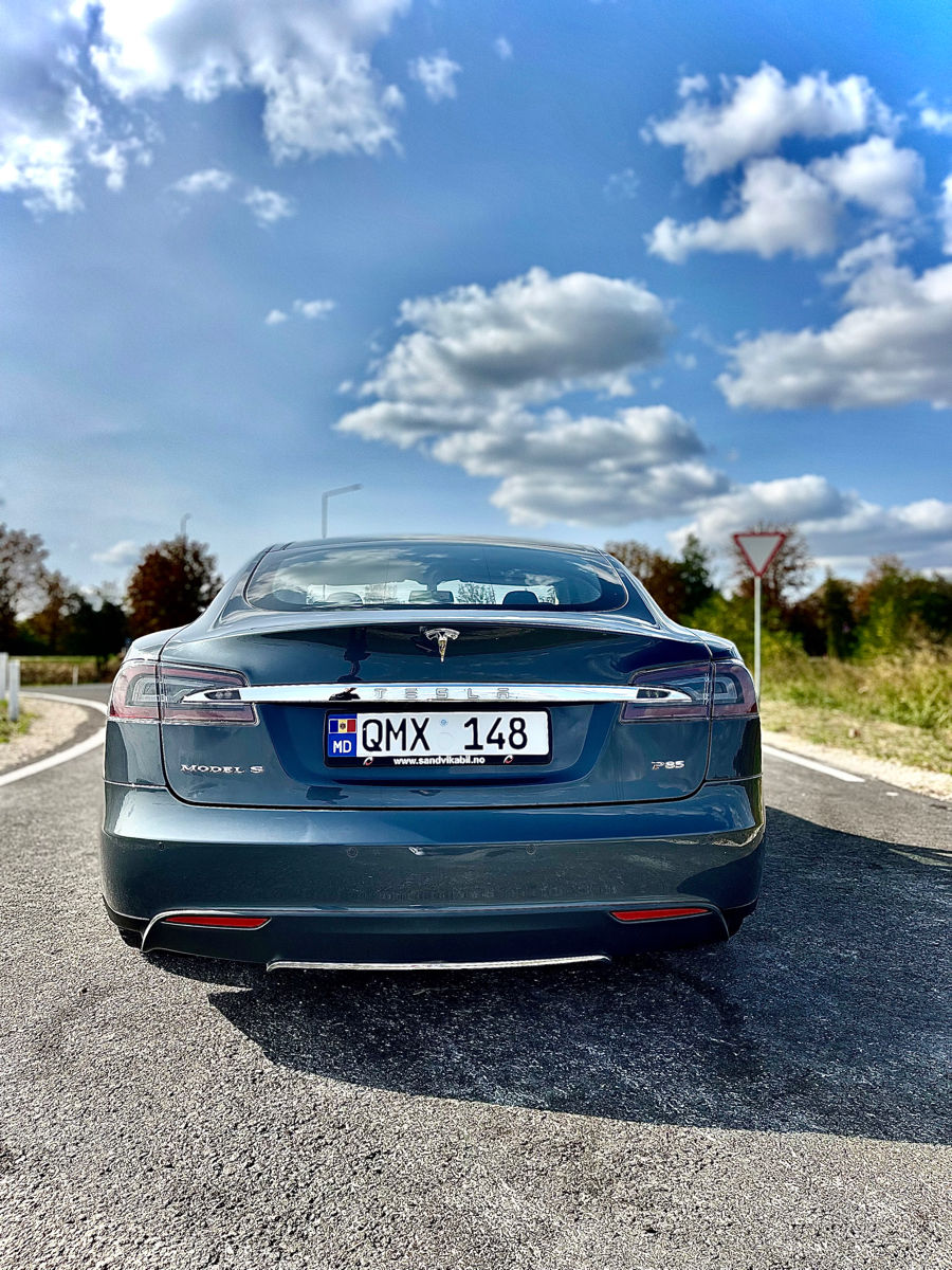 Tesla Model S