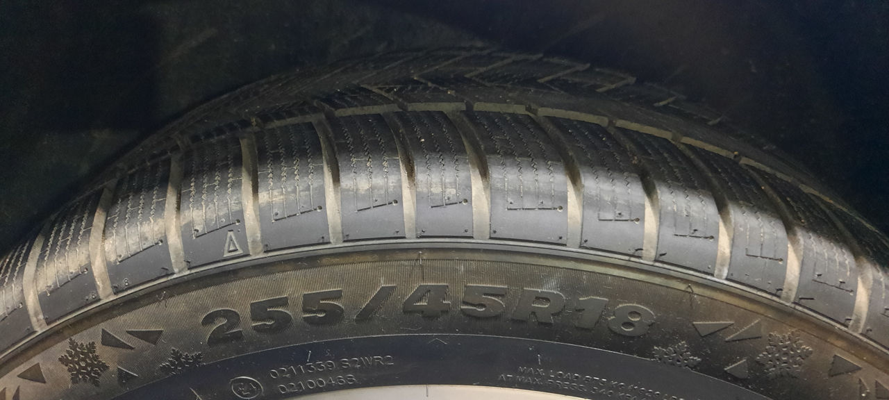 Шины зимние 255/45/18 2021 год