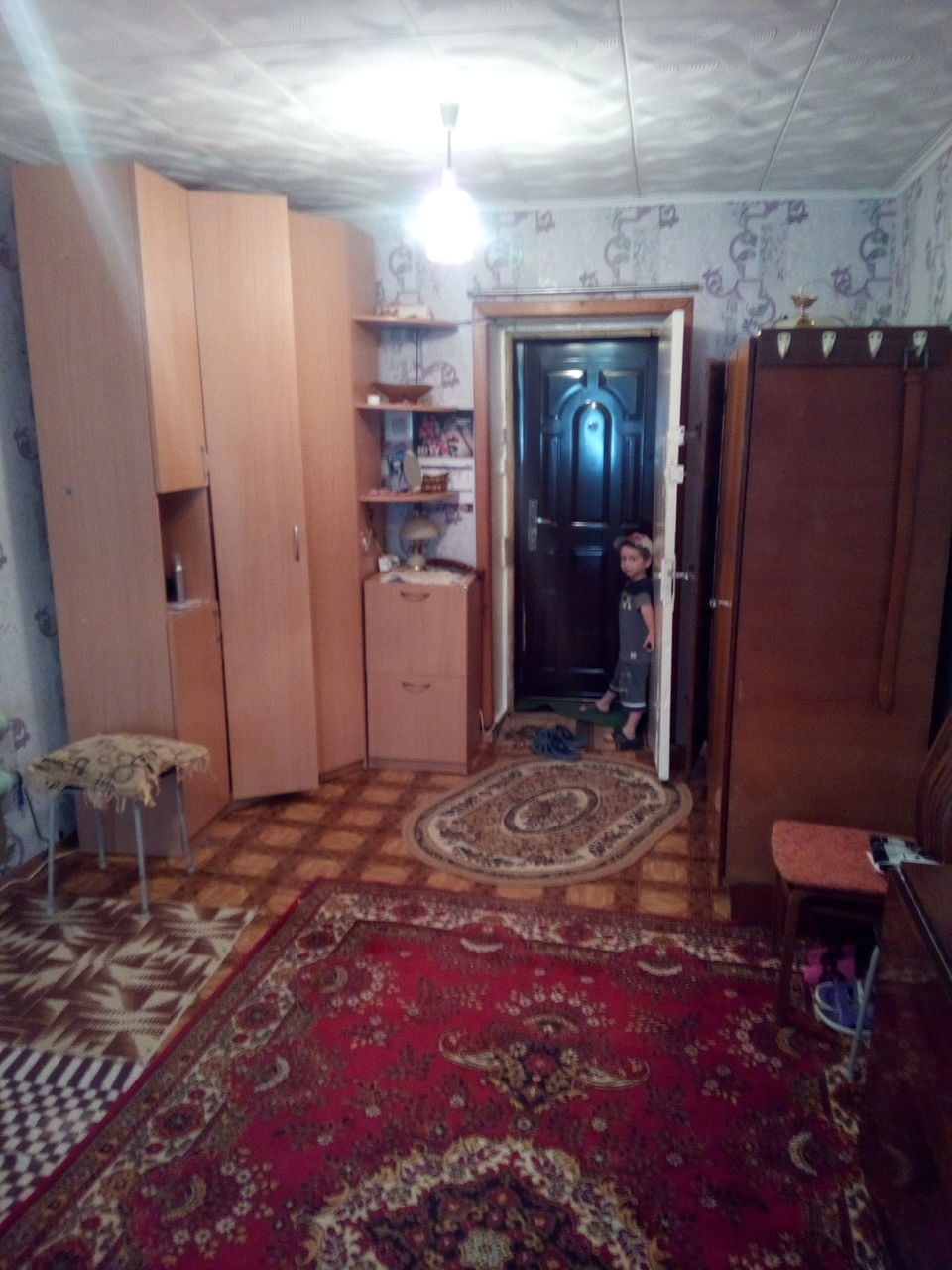 Se vind doua camere.