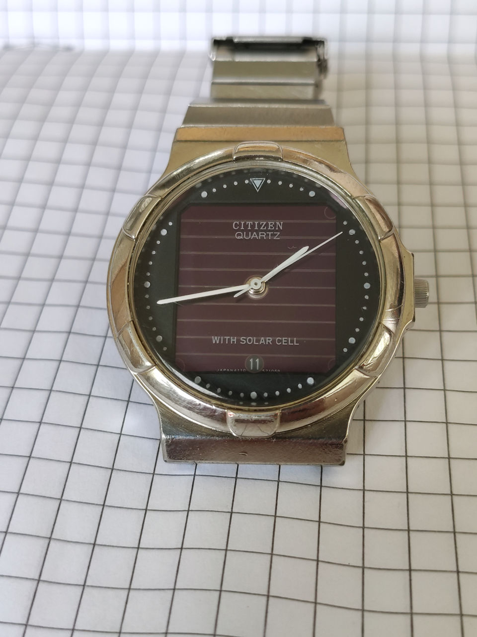 Продам часы Citizen аккумулятор на солнечной батарее