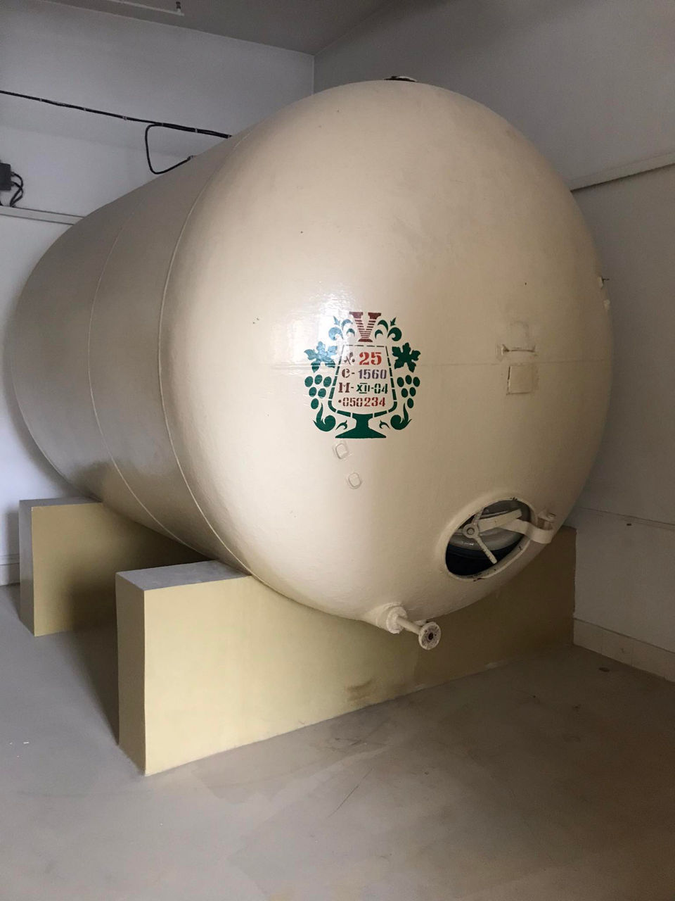 Butoi 16m3 pentru ulei,apa,motorina si altele.Butoi 16m3 pentru ulei ...