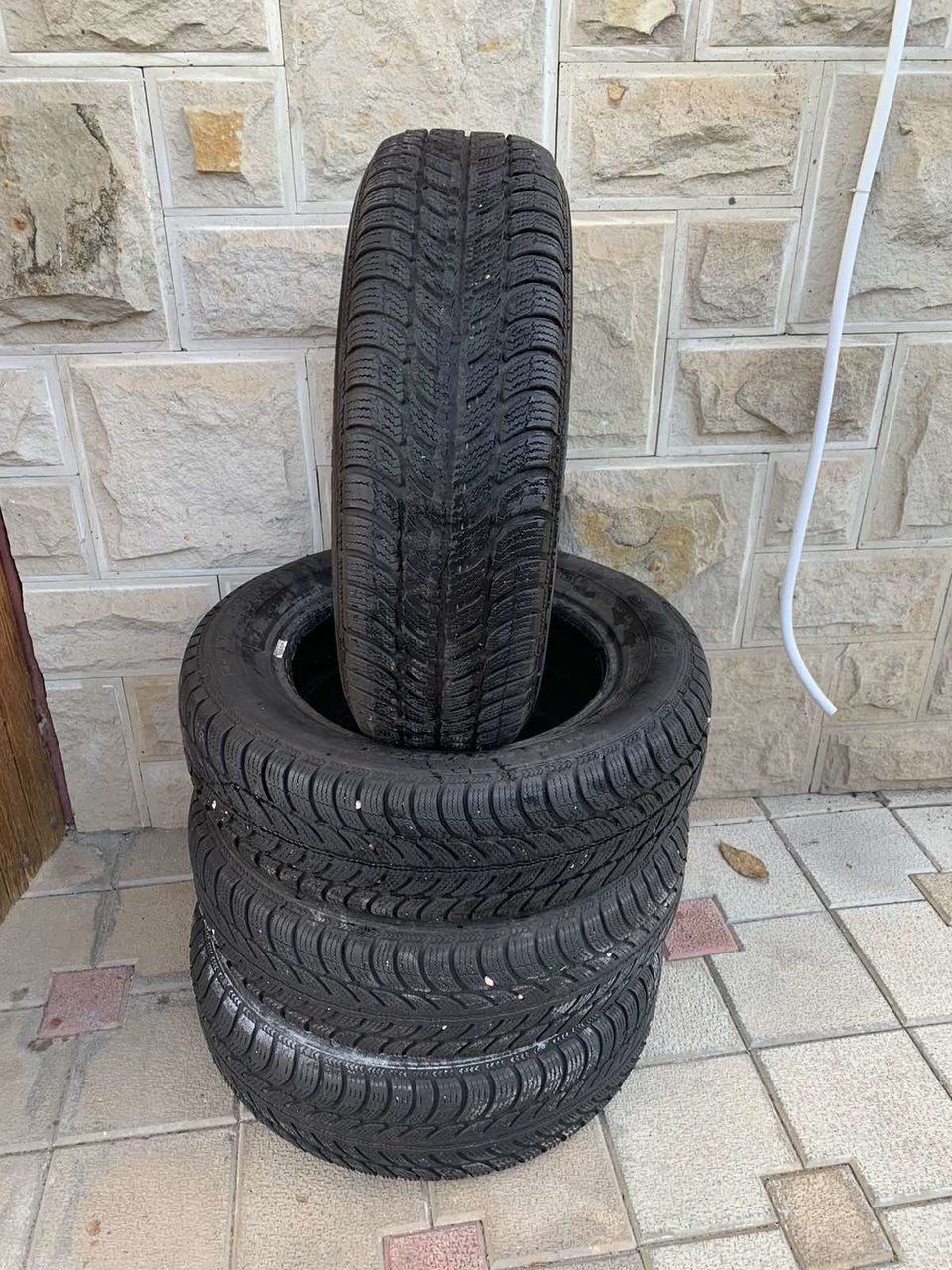 Vind 4 anvelope R14 175/65