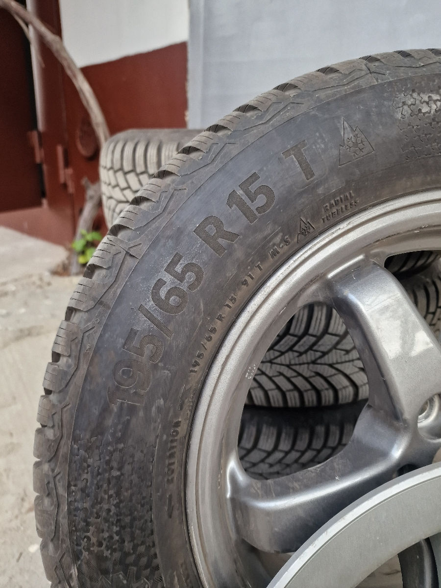 Discuri cu anvelope R 15 Lexus CT