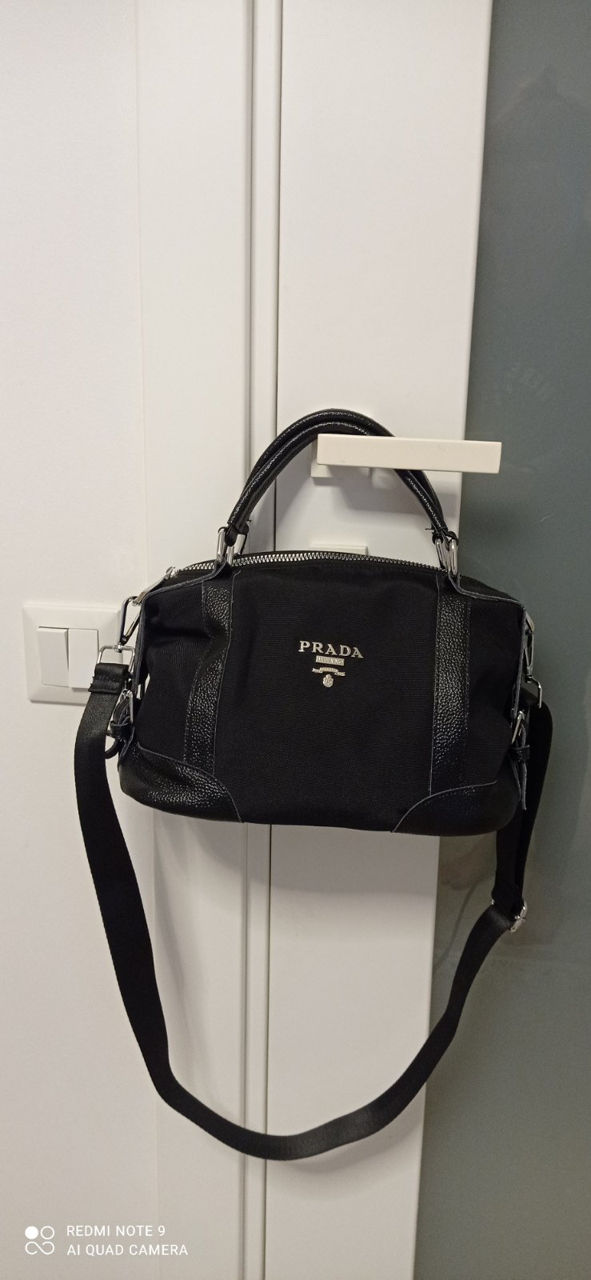 Geanta noua Prada